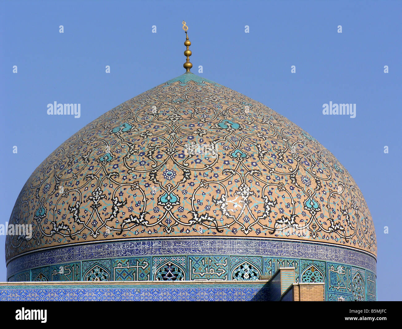Dome of Sheikh Lotfollah Mosque, Imam Khomeini Square, Isfahan ...