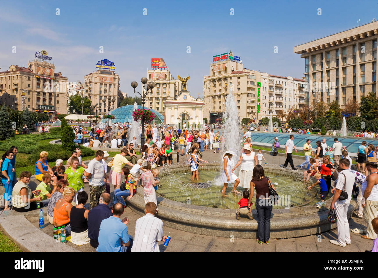 Independence day - Maidan Nezalezhnosti (Independence Square), Kiev ...