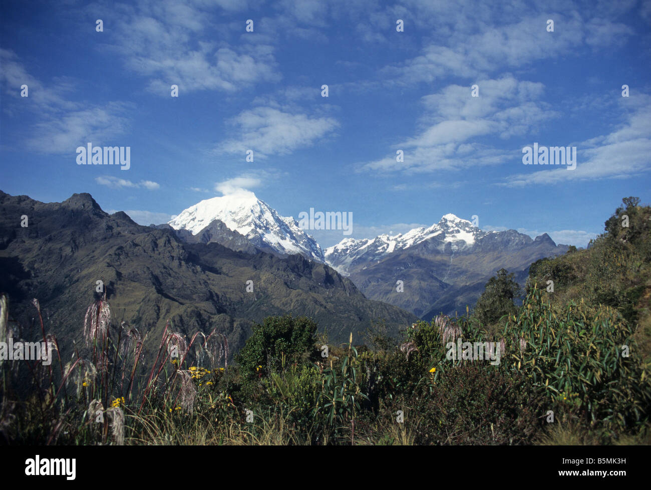 Cordillera vilcabamba hi-res stock photography and images - Alamy