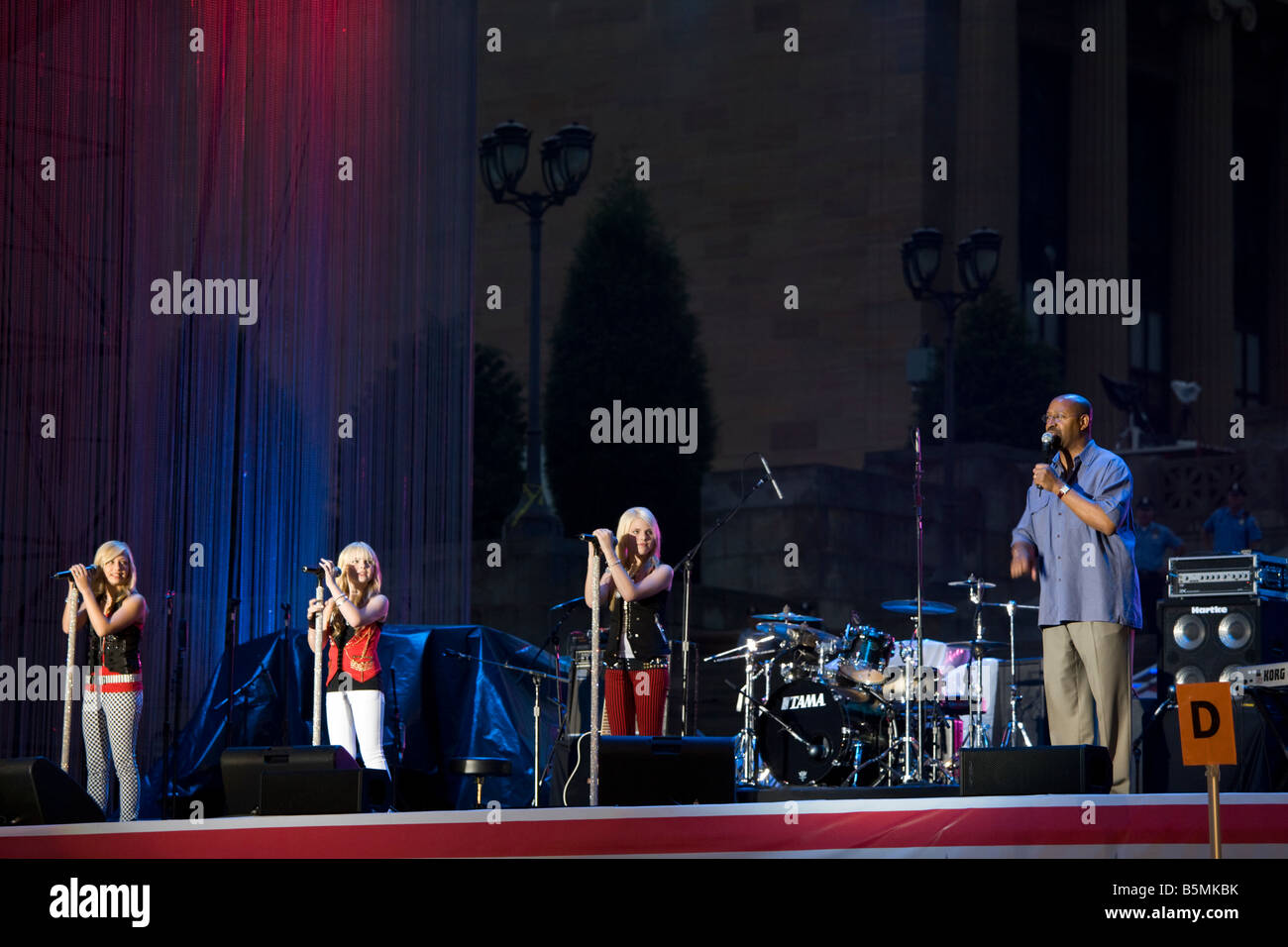Mayor Nutter introducing singers for 4th of july concert Stock Photo ...