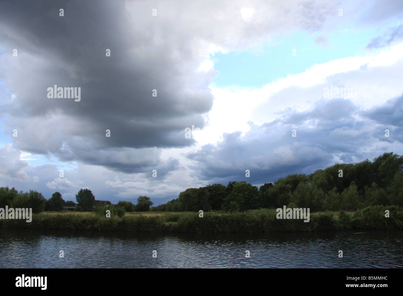 Summer view of River Trent at Burton-on-Trent Stock Photo - Alamy