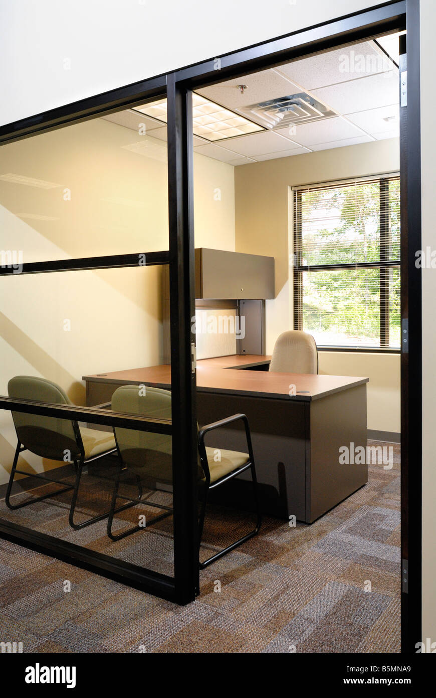 Empty office space Stock Photo - Alamy