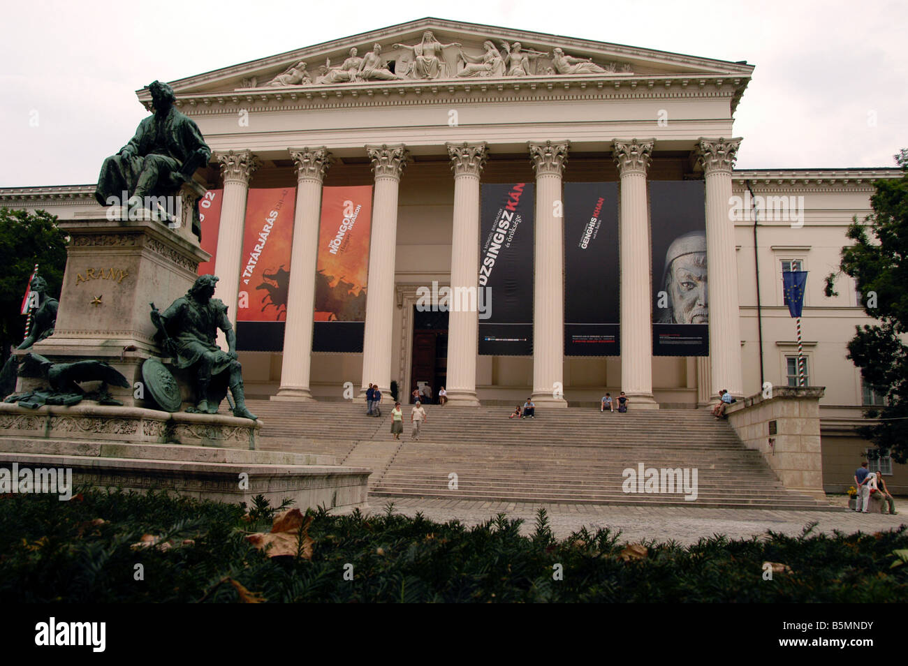 Szepmuveszeti muzeum fine arts museum hi-res stock photography and ...