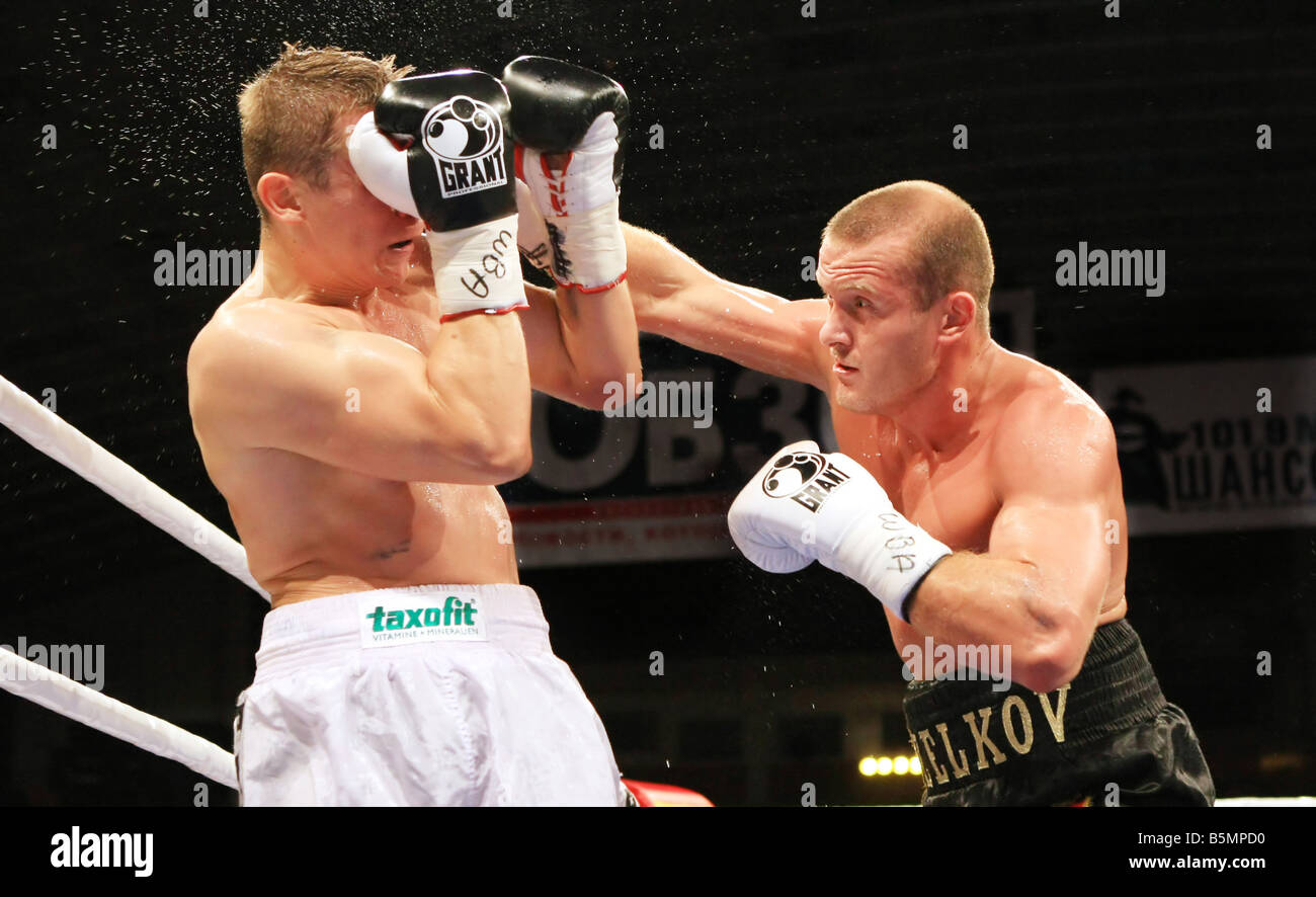 Light heavyweight boxer hi-res stock photography and images - Alamy