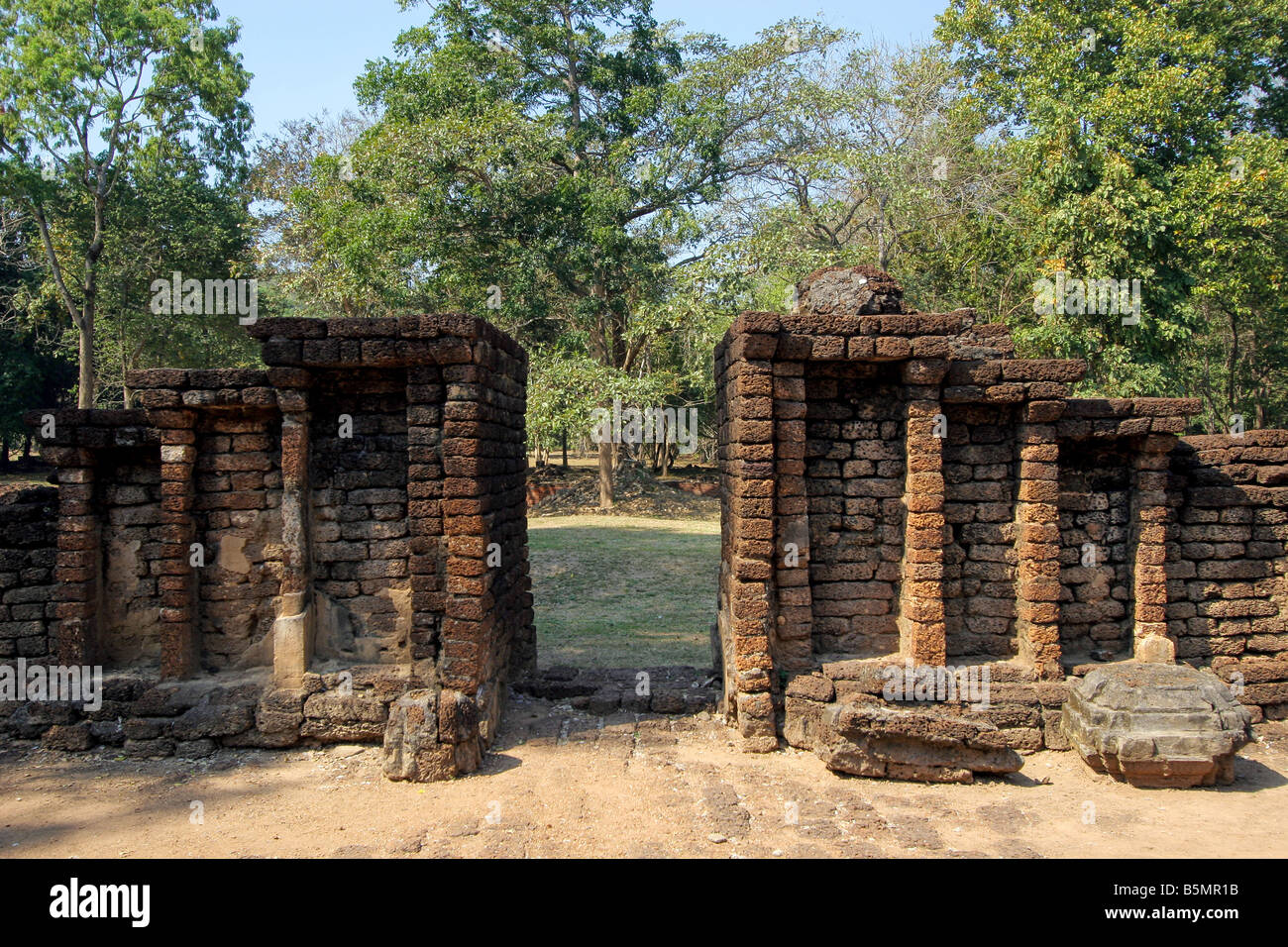 ancient temple gate in si satchanalai park, thailand Stock Photo - Alamy