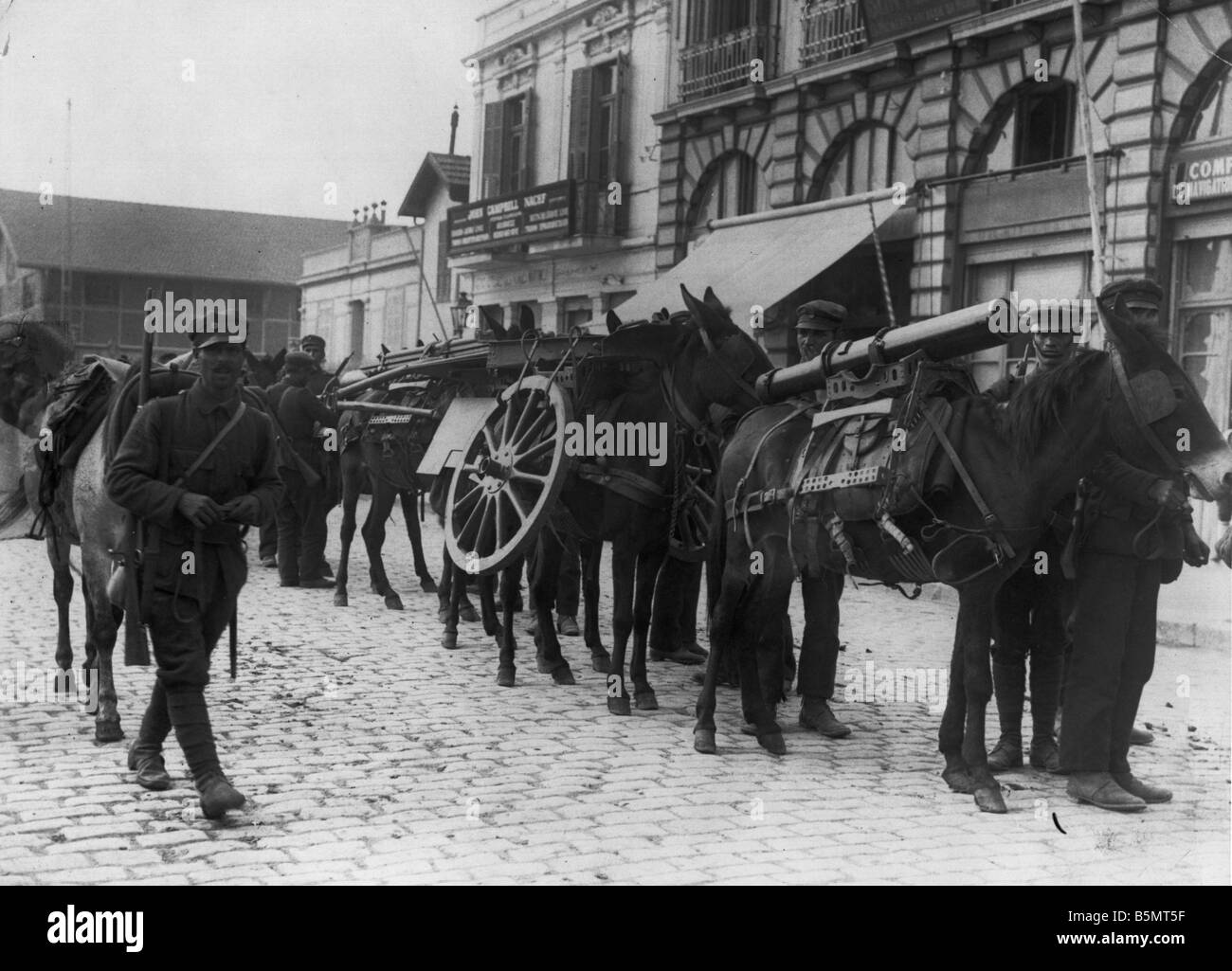 22 11 1915 hi-res stock photography and images - Alamy