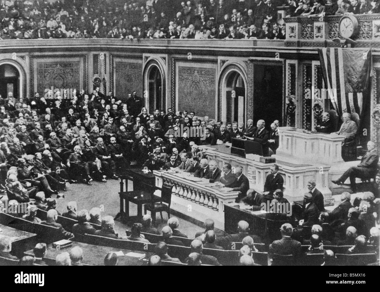 States break Black and White Stock Photos & Images - Alamy