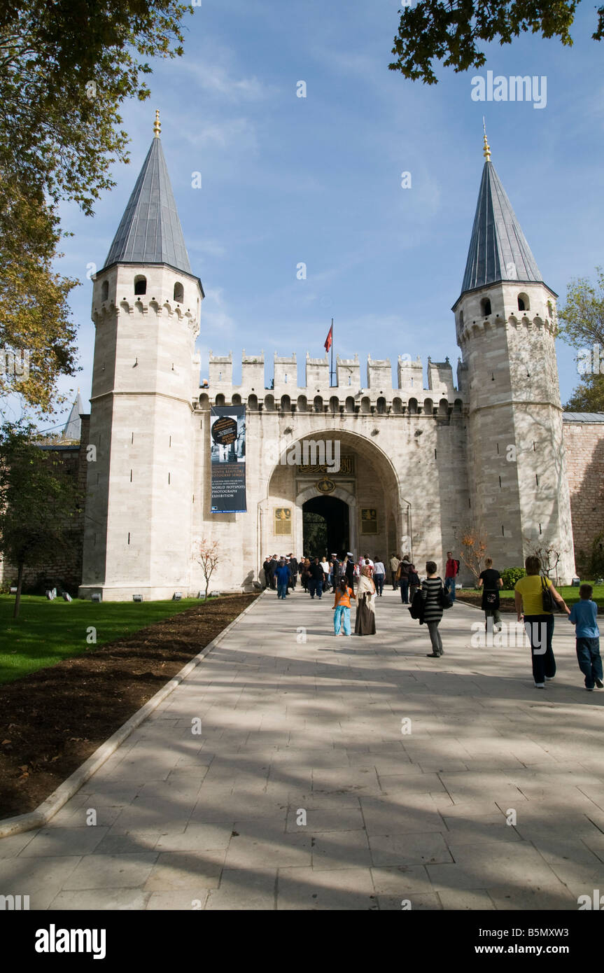 Turkey Istanbul Topkapi Palace Main entrance Stock Photo - Alamy