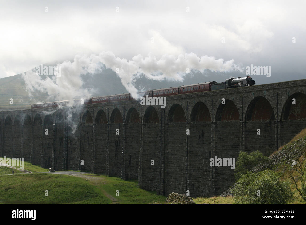 Ribblehead viaduct steam train hi-res stock photography and images - Alamy
