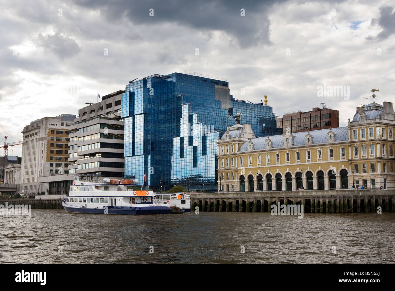 Old billingsgate market hi-res stock photography and images - Alamy