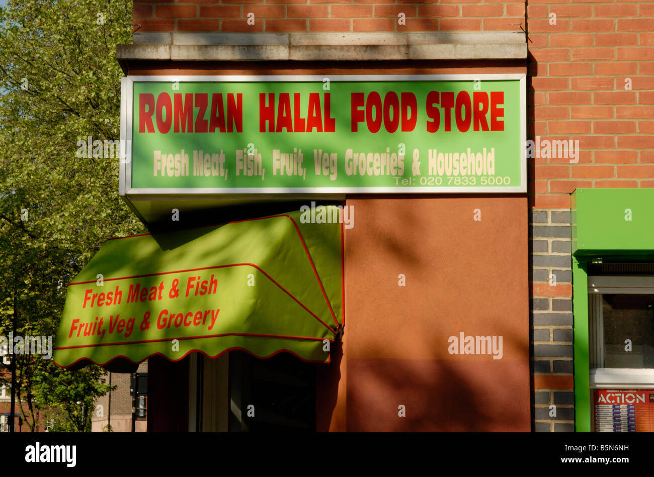 Halal sign hi-res stock photography and images - Alamy