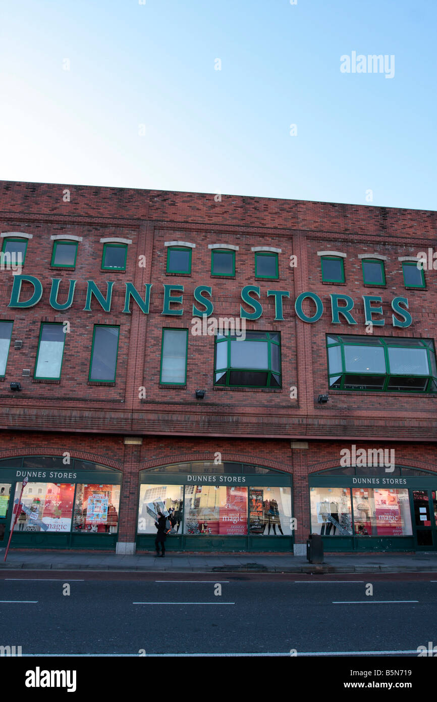 Dunnes stores logo hi-res stock photography and images - Alamy