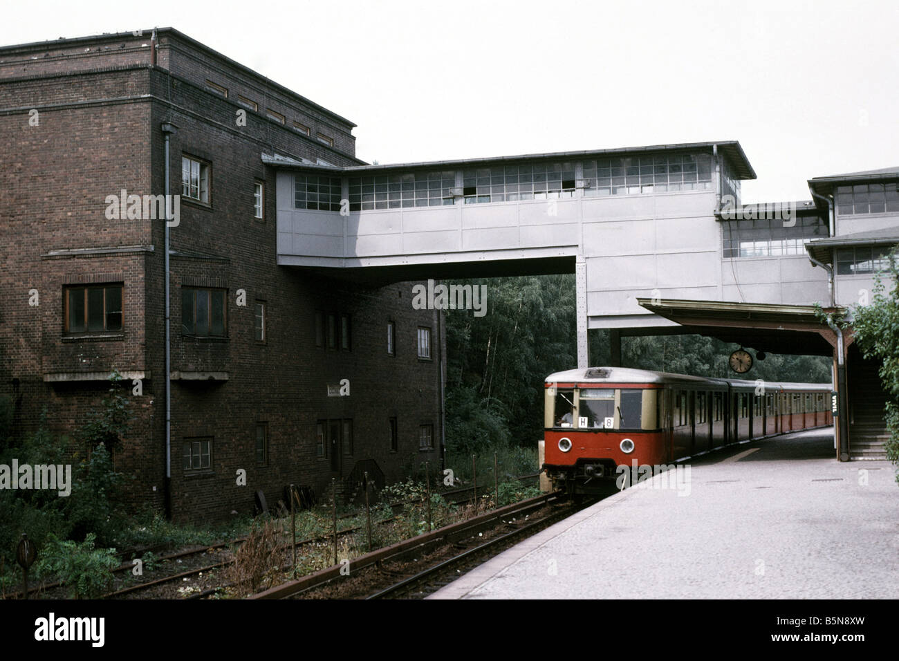 The S Bahn at Eichkamp - West Berlin in 1975 Stock Photo - Alamy