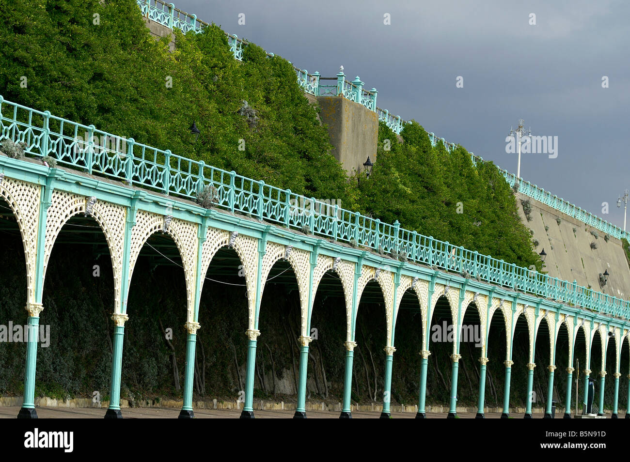 Victorian arches hi-res stock photography and images - Alamy