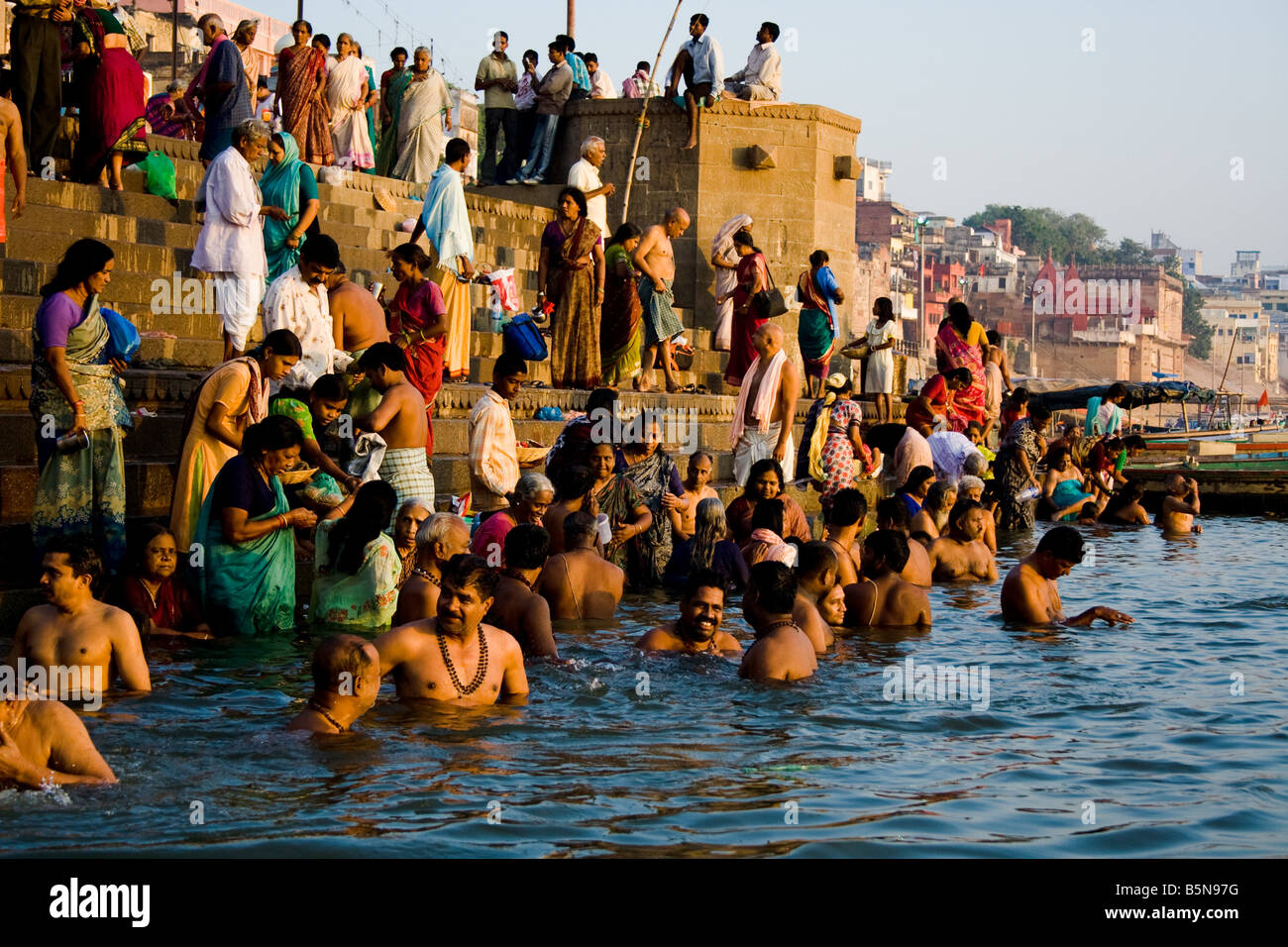 Crowd bathing in the Ganges River, Varanasi, India Stock Photo - Alamy