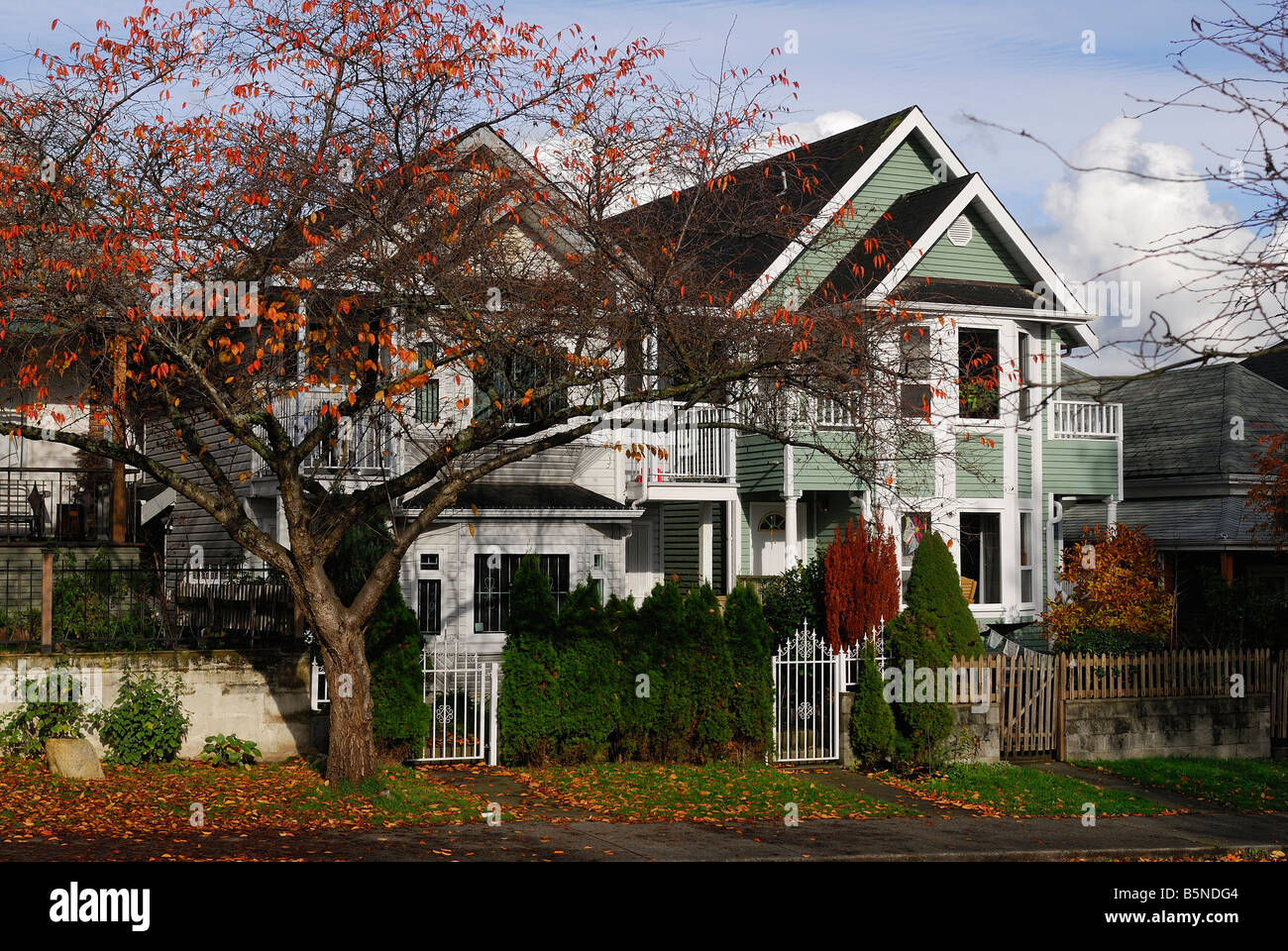 Typical house vancouver canada hi-res stock photography and images - Alamy