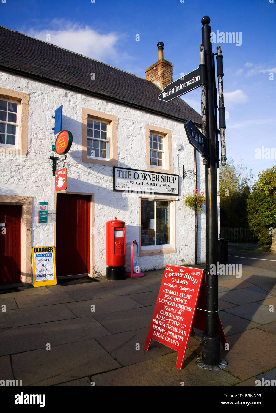 Glamis Village Corner Shop, Glamis Village, Angus, Scotland Stock Photo ...