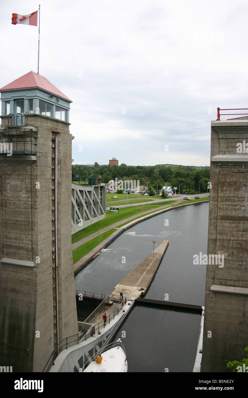 The historical hydraulic lift-locks on the Trent canal, in Peterborough ...