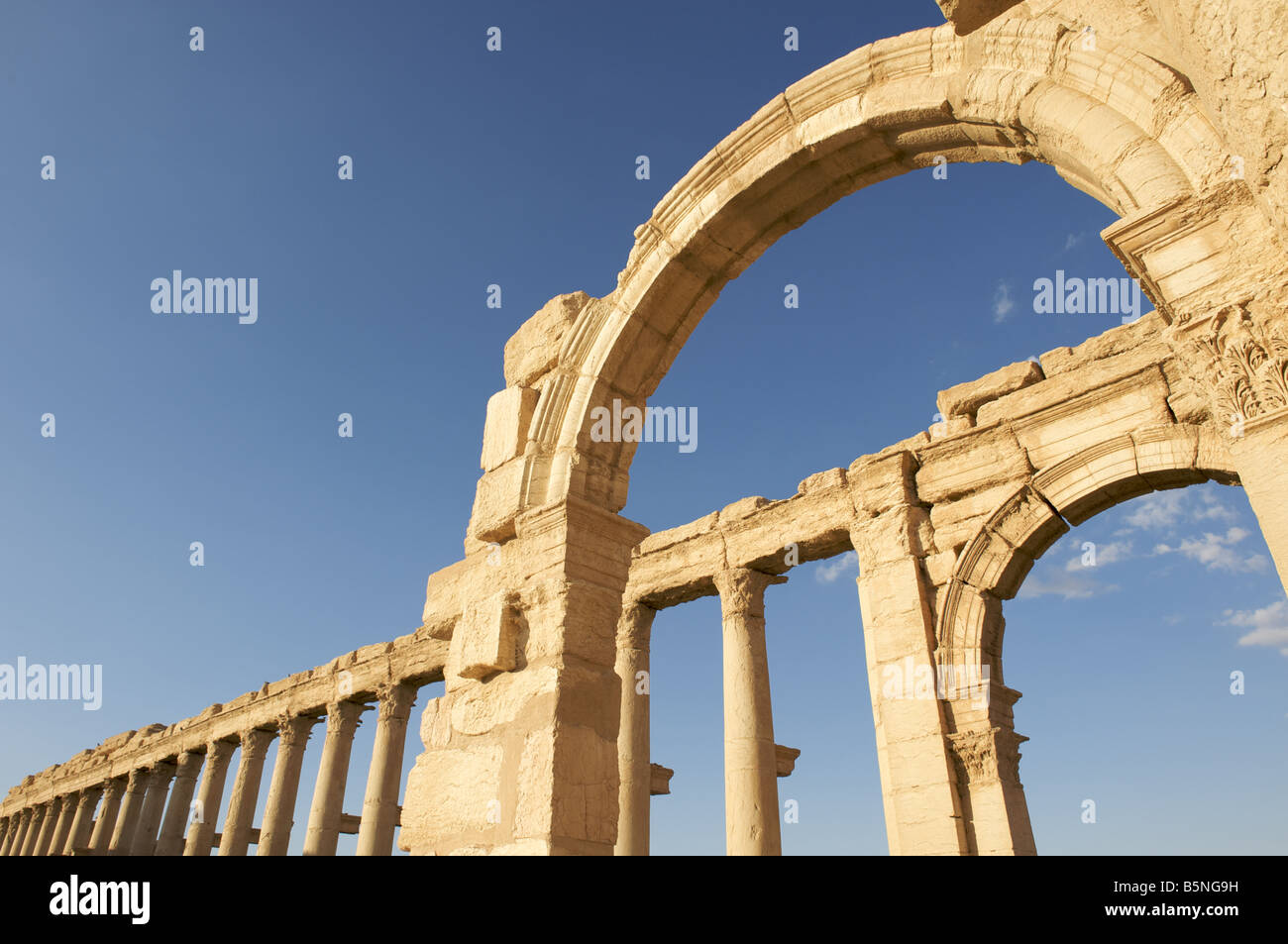 Colonnade arch hi-res stock photography and images - Alamy