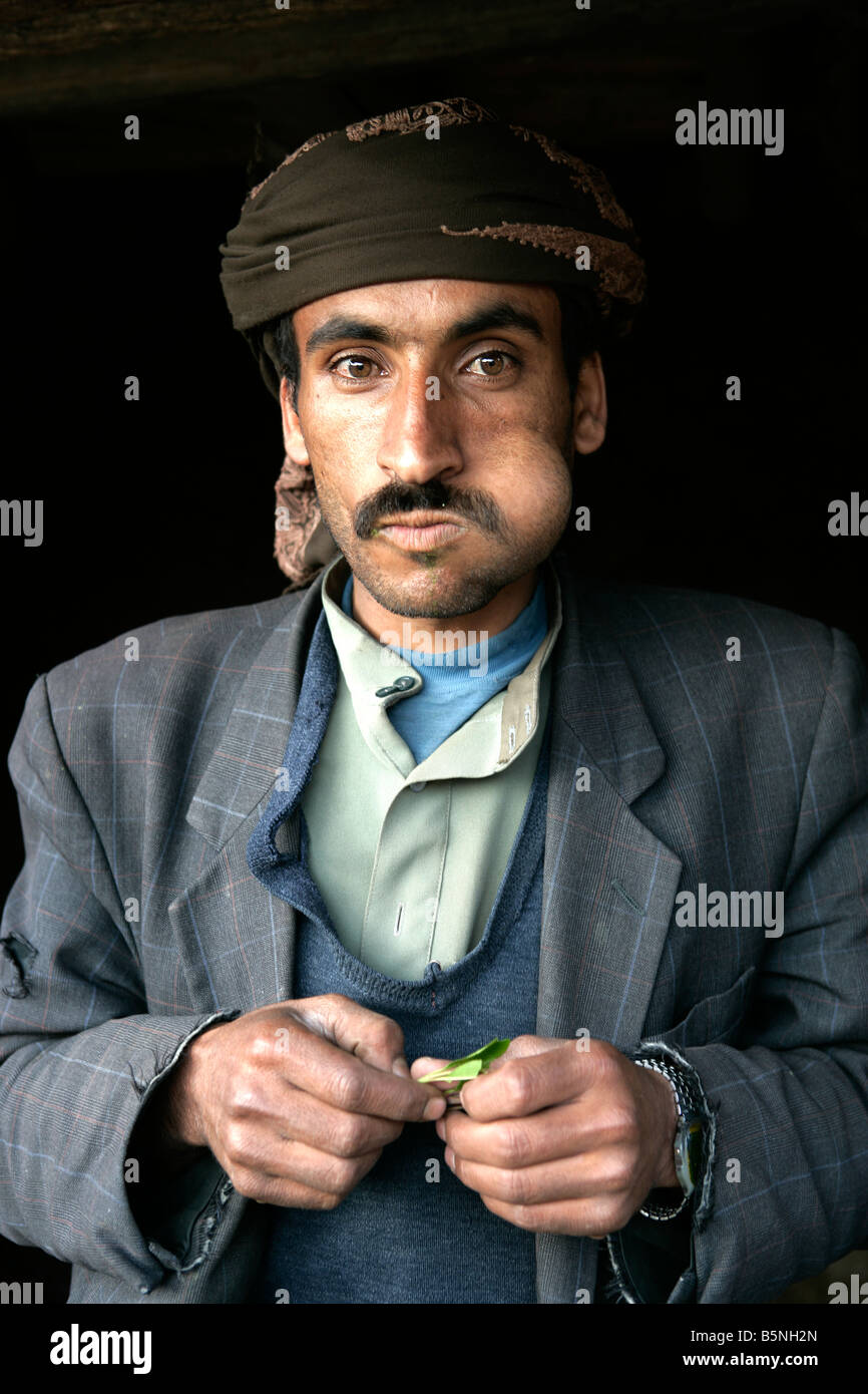 Man chewing Qat cheek filled with the leaves Yemen Stock Photo - Alamy
