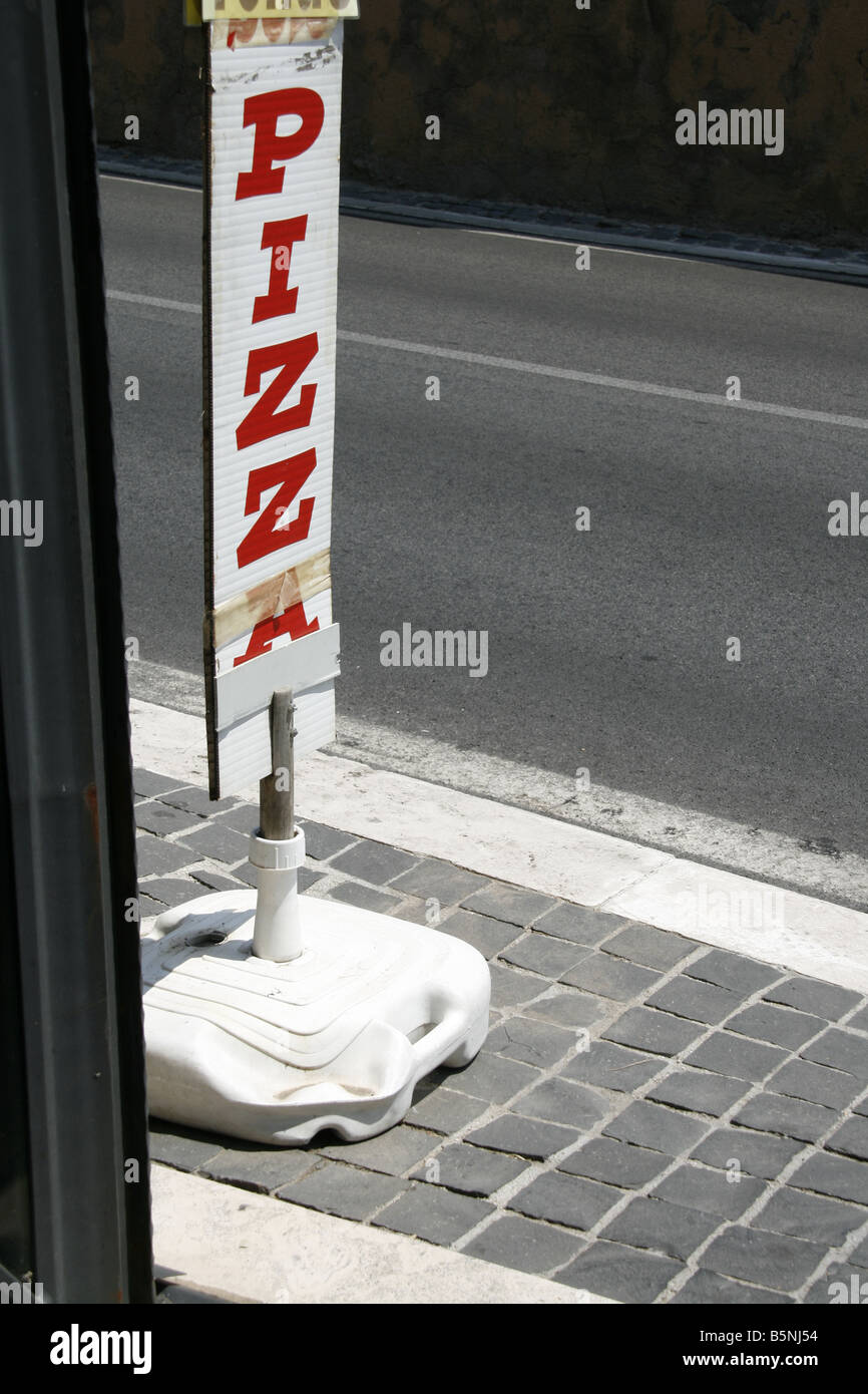pizza notice sign outside shop in italy Stock Photo - Alamy