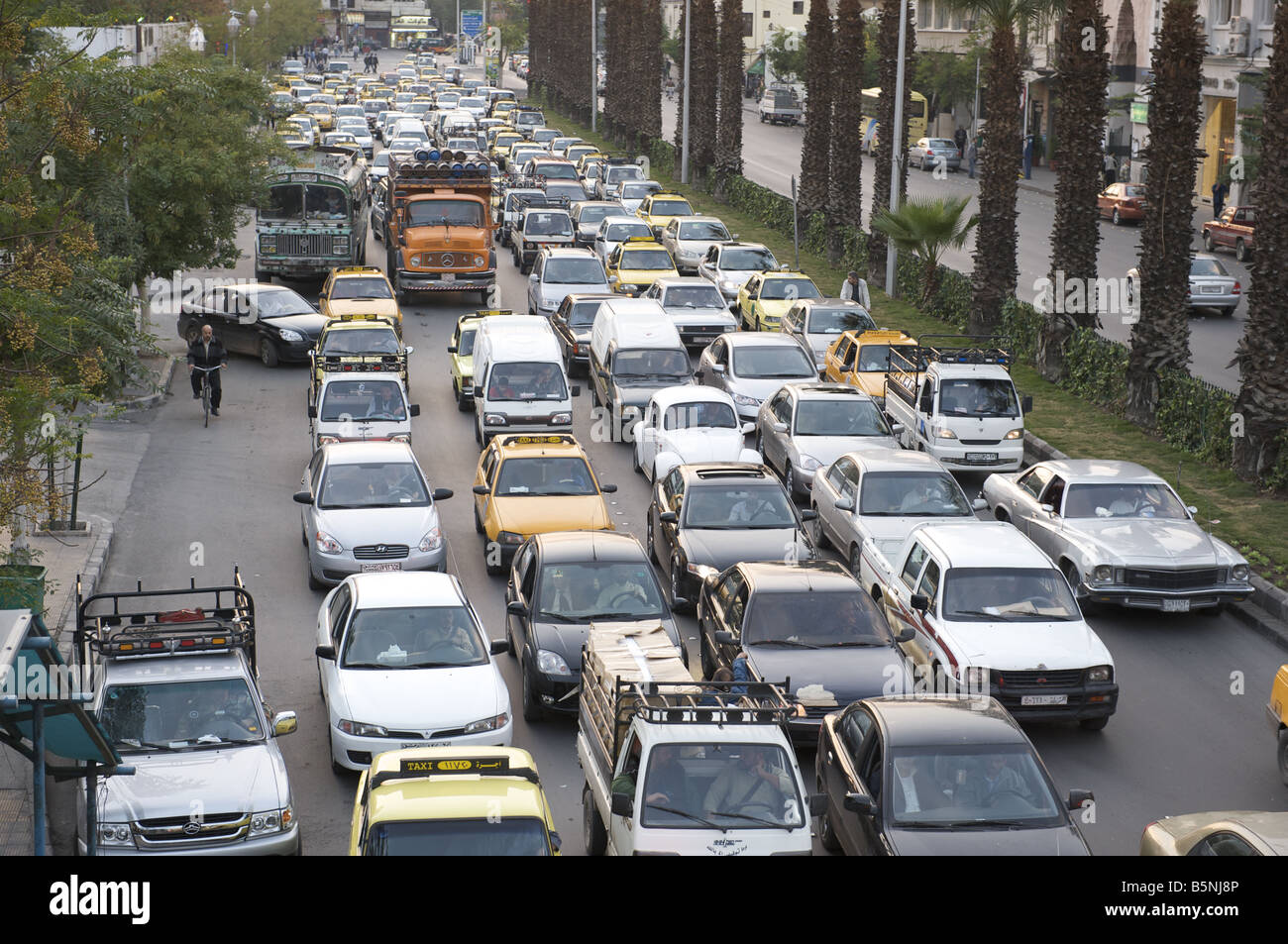 car traffic damascus Stock Photo - Alamy