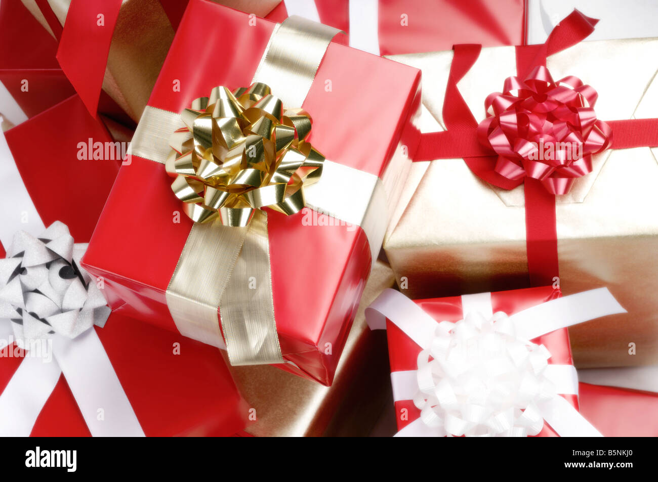 Wrapped gifts piled up hi-res stock photography and images - Alamy