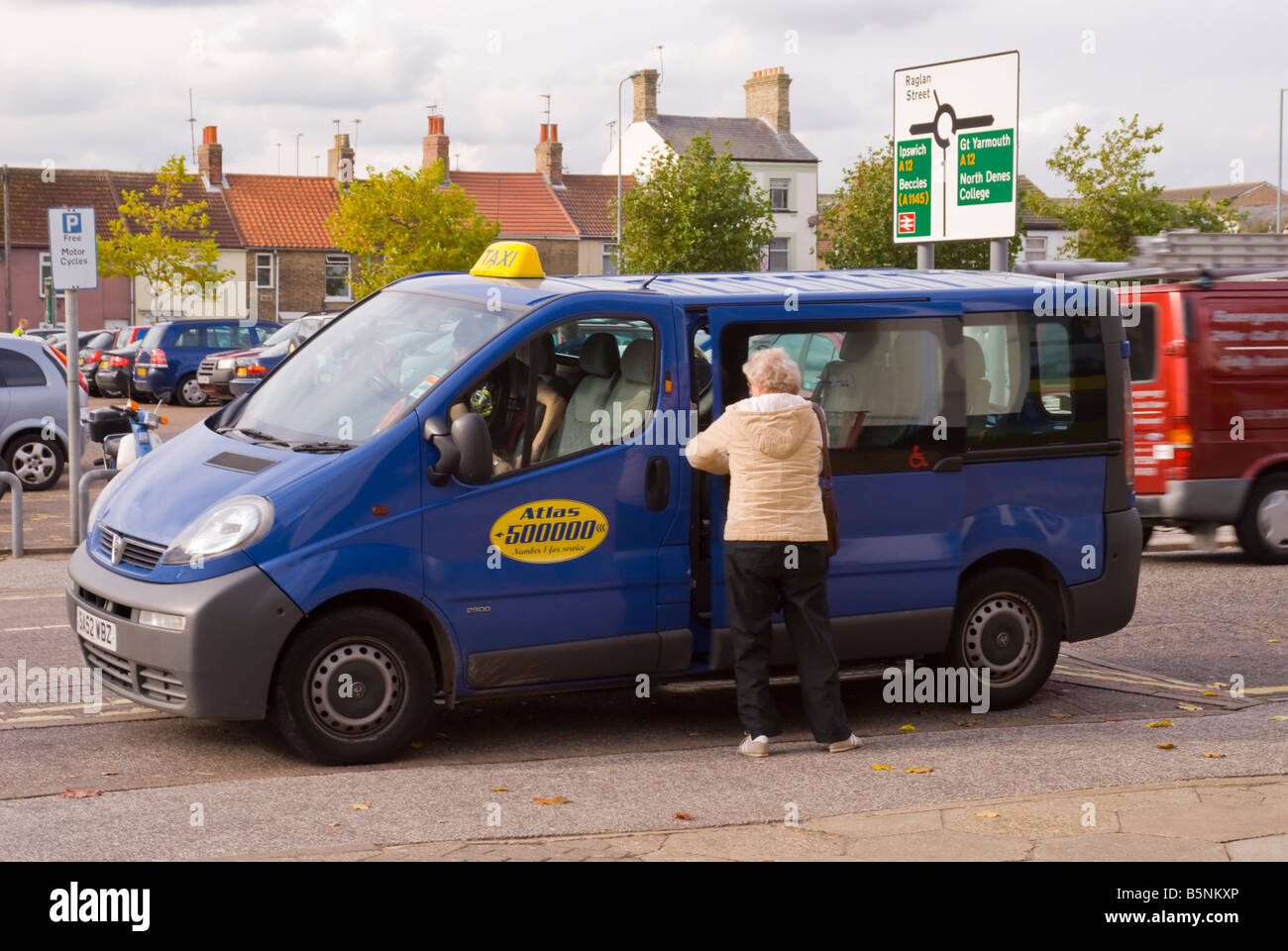 Mini bus driver hi-res stock photography and images - Alamy