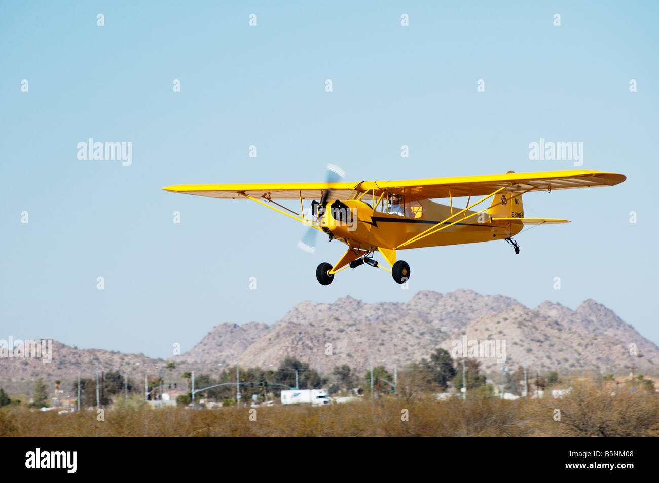 Piper j 3 cub hi-res stock photography and images - Alamy