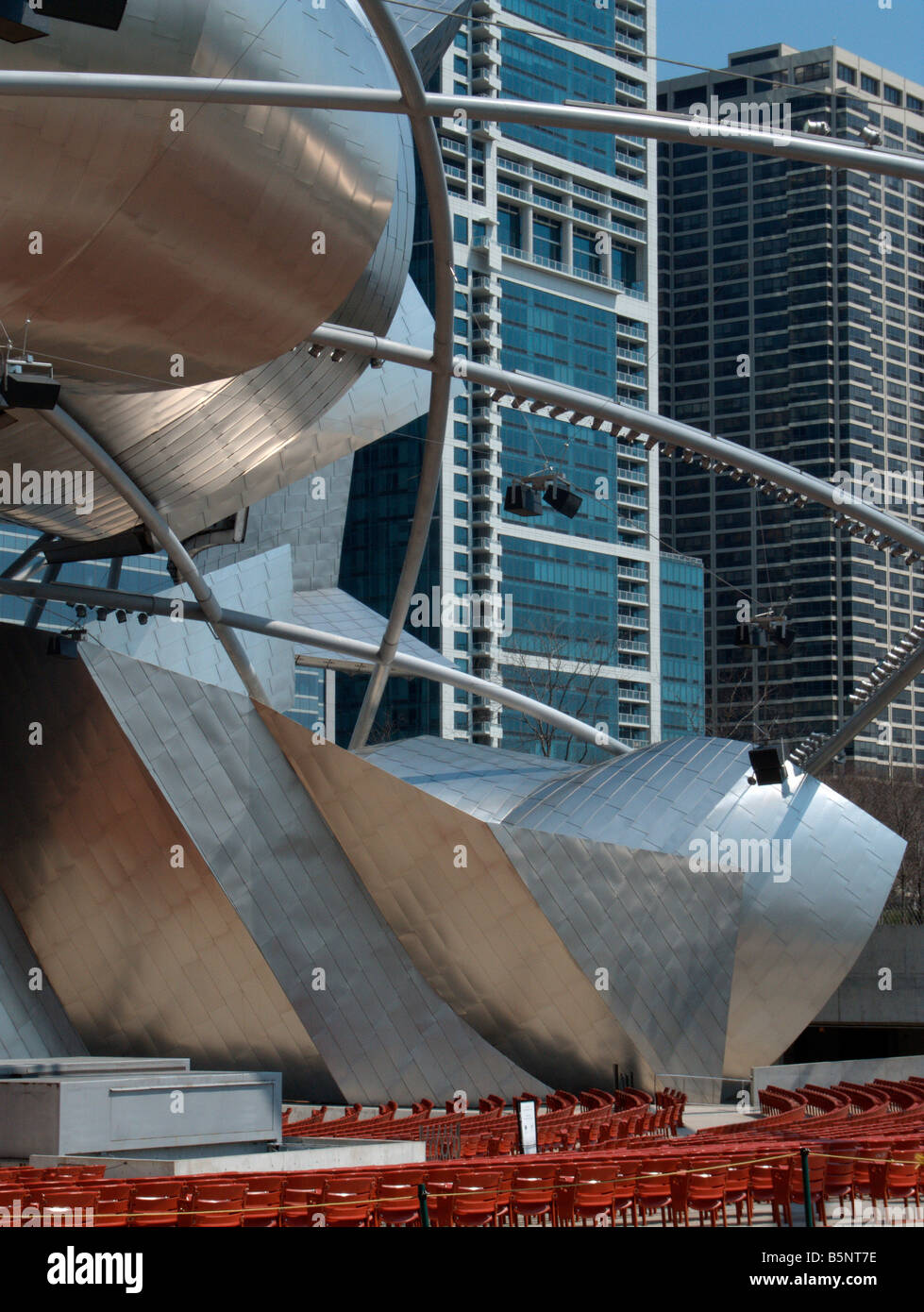 Metallic architecture hi-res stock photography and images - Alamy