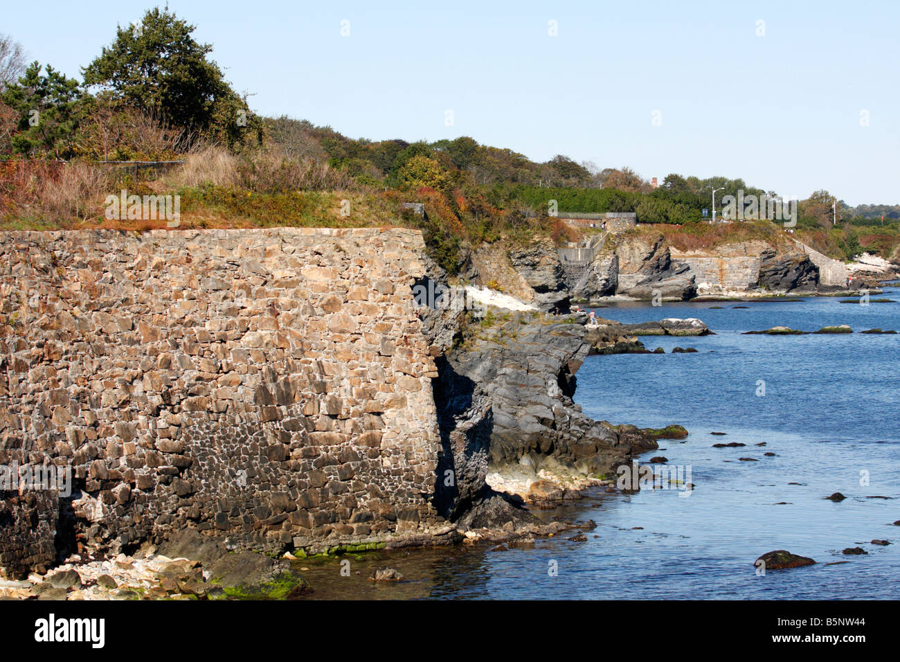 Cliff walk newport rhode island hi-res stock photography and images - Alamy
