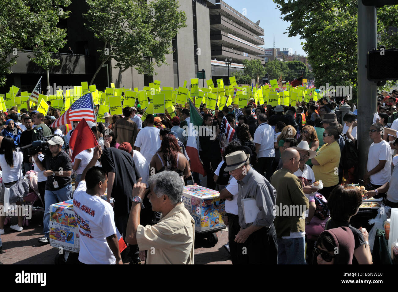 Crowd latino people los angeles hi-res stock photography and images - Alamy
