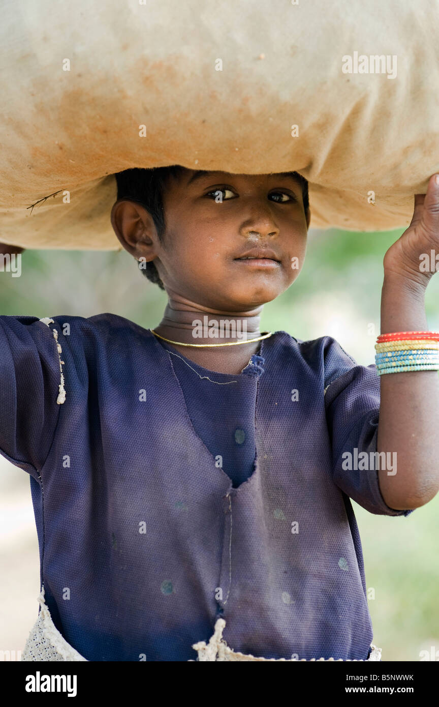 Rags girl hi-res stock photography and images - Alamy