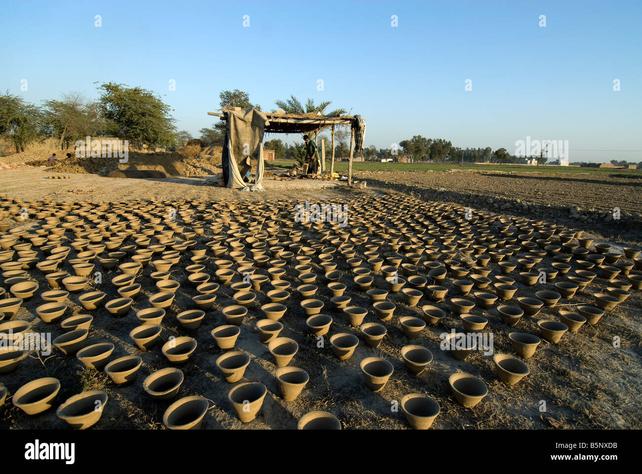 Firing clay hi-res stock photography and images - Alamy