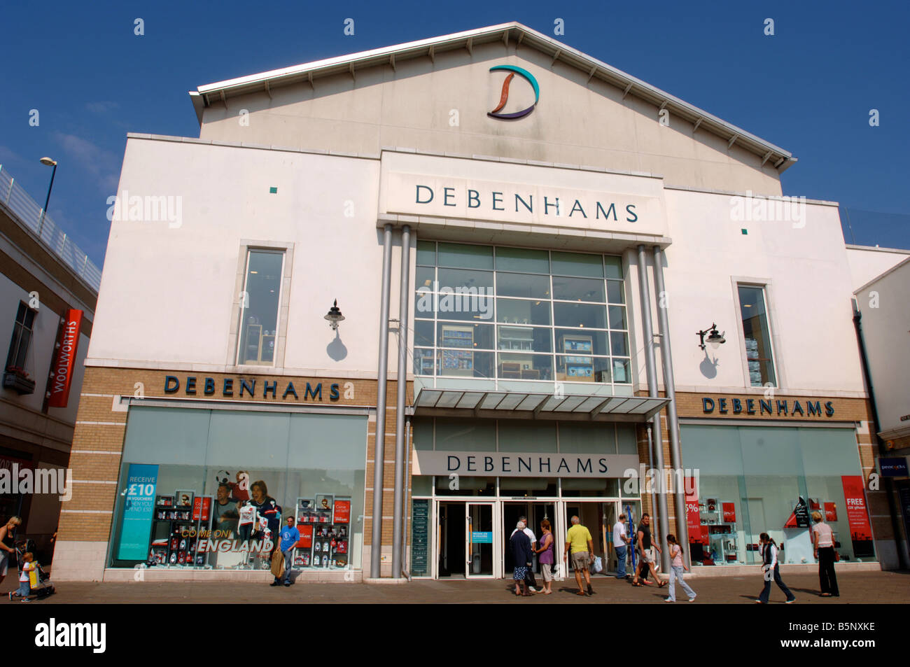 Debenhams exterior hi-res stock photography and images - Alamy
