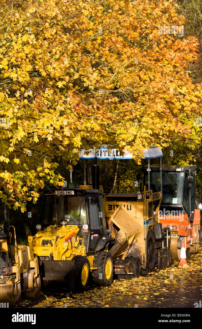 Fall construction hi-res stock photography and images - Alamy