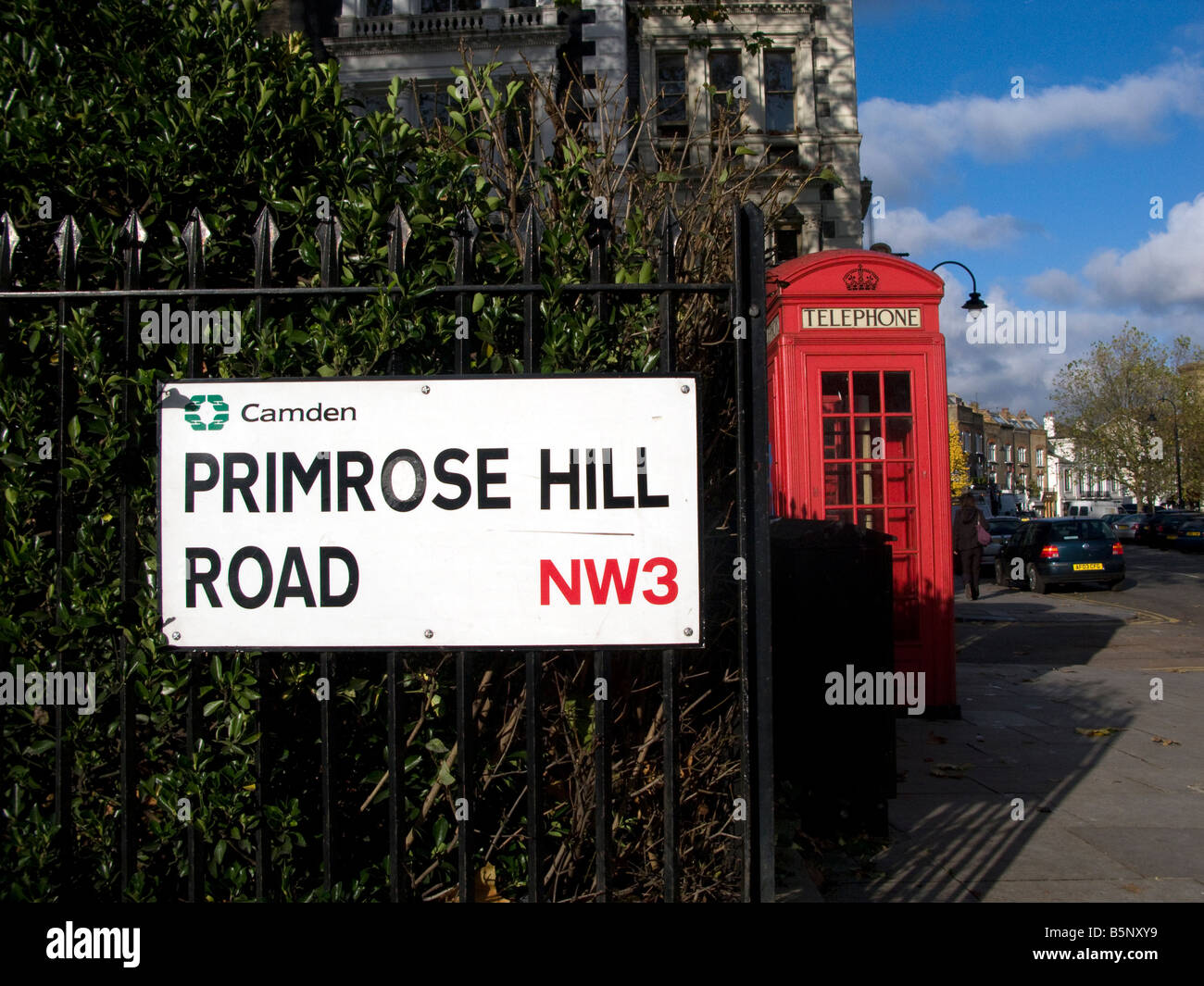 Primrose Hill Street Sign Stock Photo - Alamy