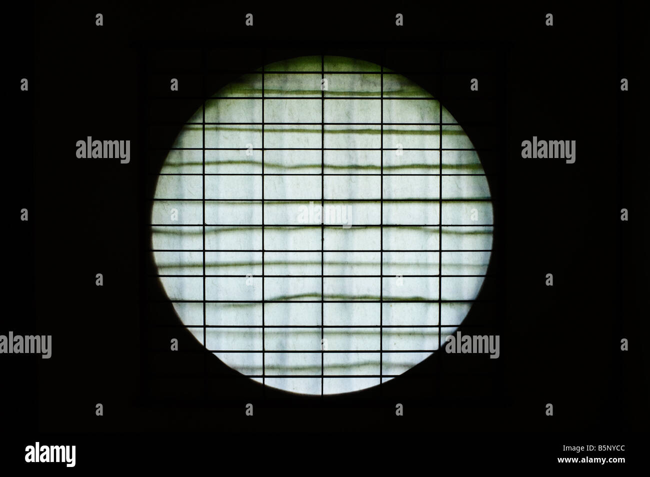 Japanese round window hi-res stock photography and images - Alamy