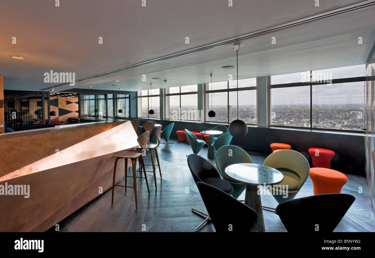 Paramount Club champagne bar at the Centre Point Building in London ...