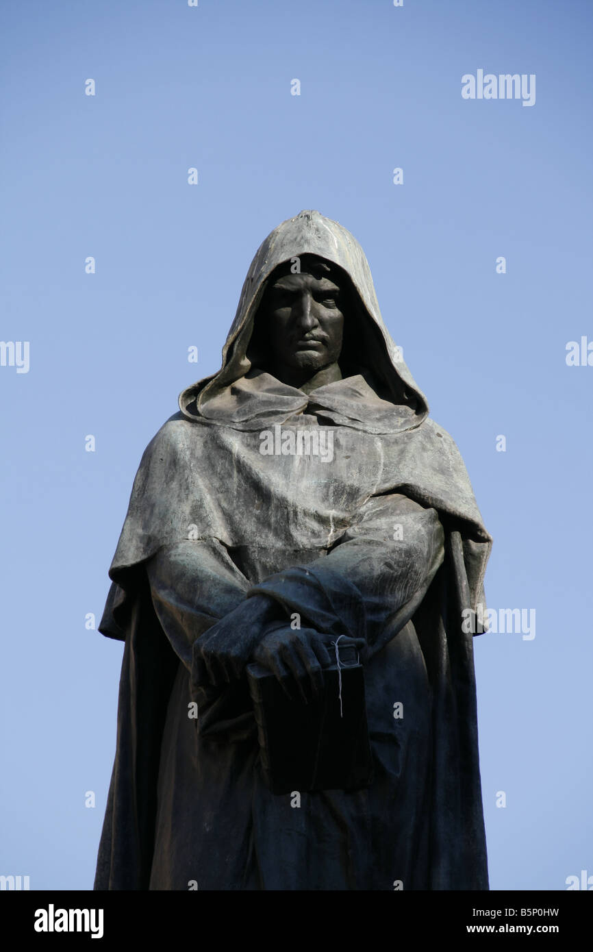 giordano bruno statue in campo de fiori rome Stock Photo - Alamy