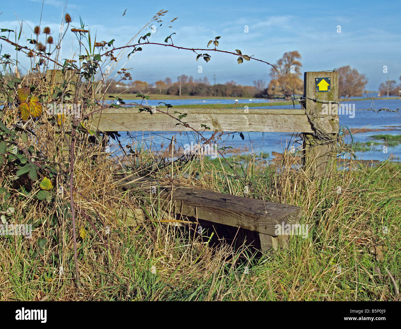 Stile fence hi-res stock photography and images - Alamy