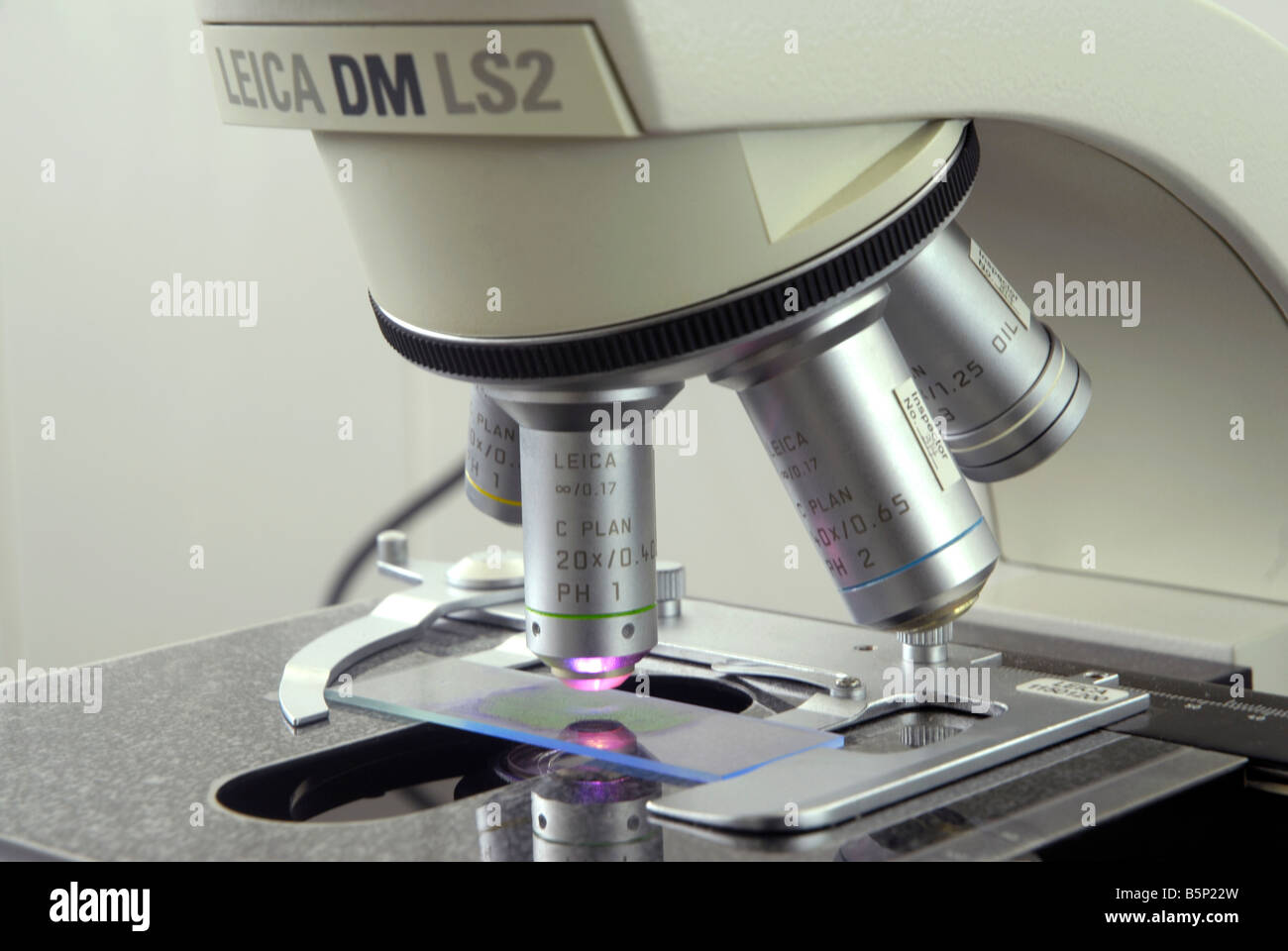 Labs microscope hi-res stock photography and images - Alamy