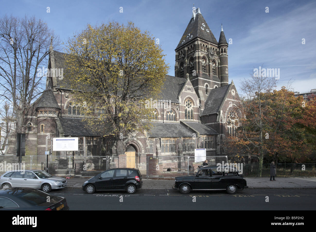English church architecture hi-res stock photography and images - Alamy
