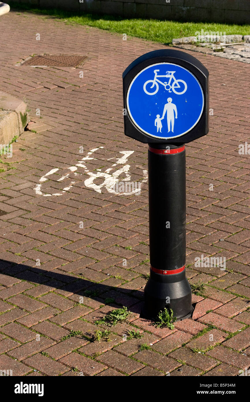 Cycleway route hi-res stock photography and images - Alamy