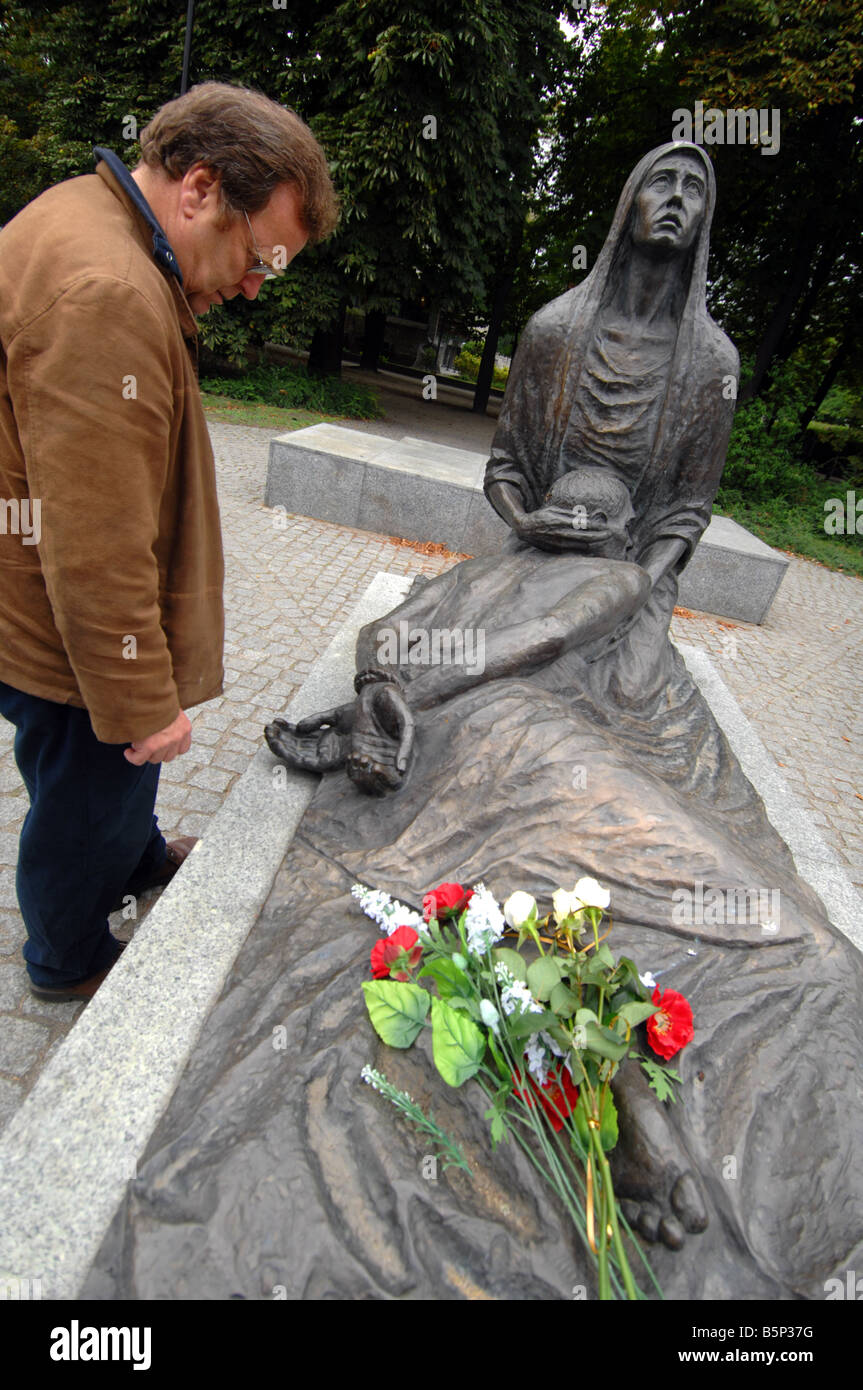Katyn massacre hi-res stock photography and images - Alamy