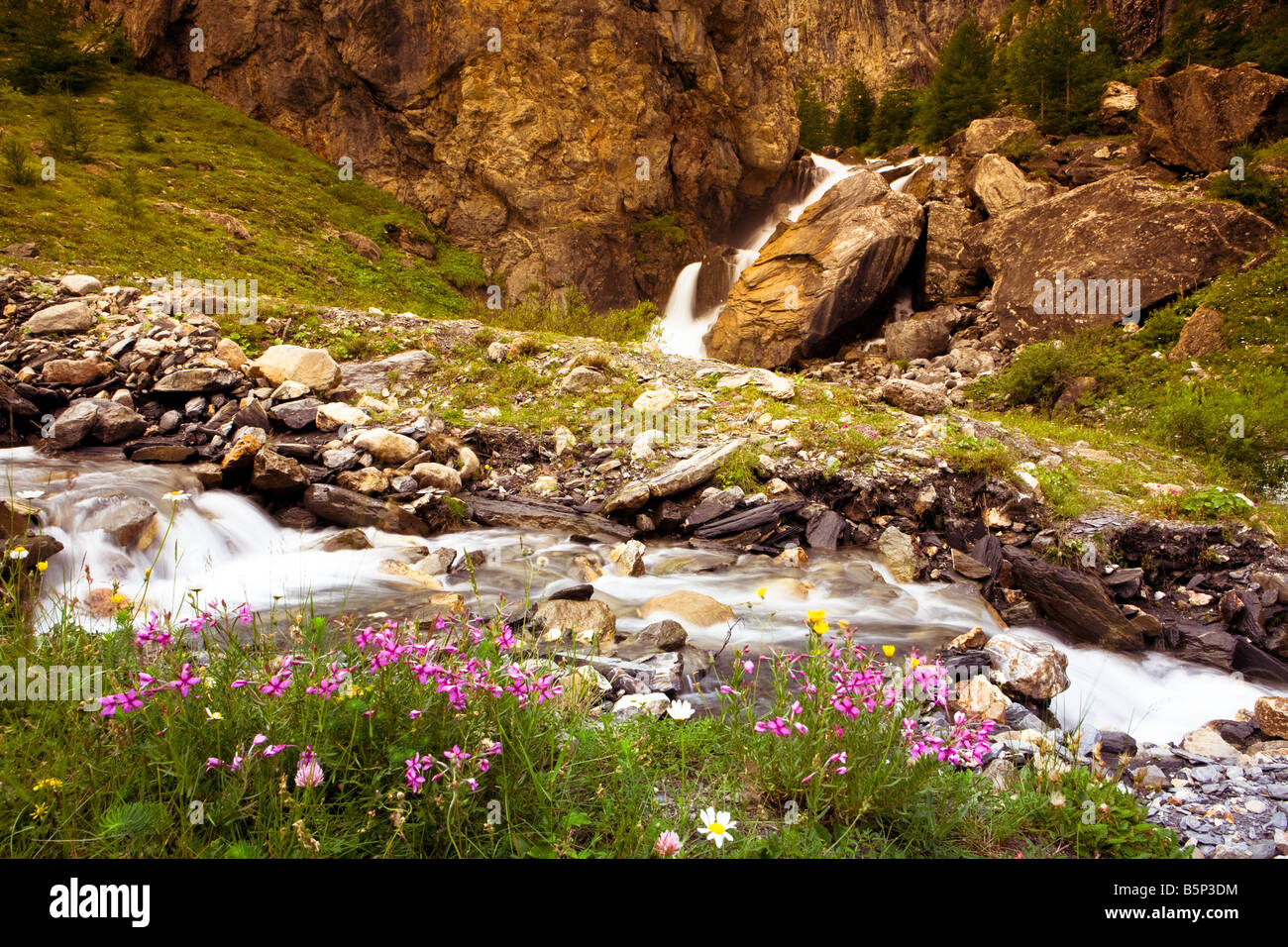 Merging of rivers hi-res stock photography and images - Alamy