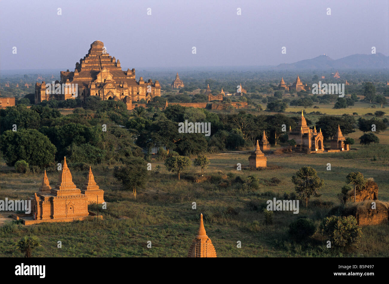 Bagan temples pagodas view myanmar hi-res stock photography and images ...