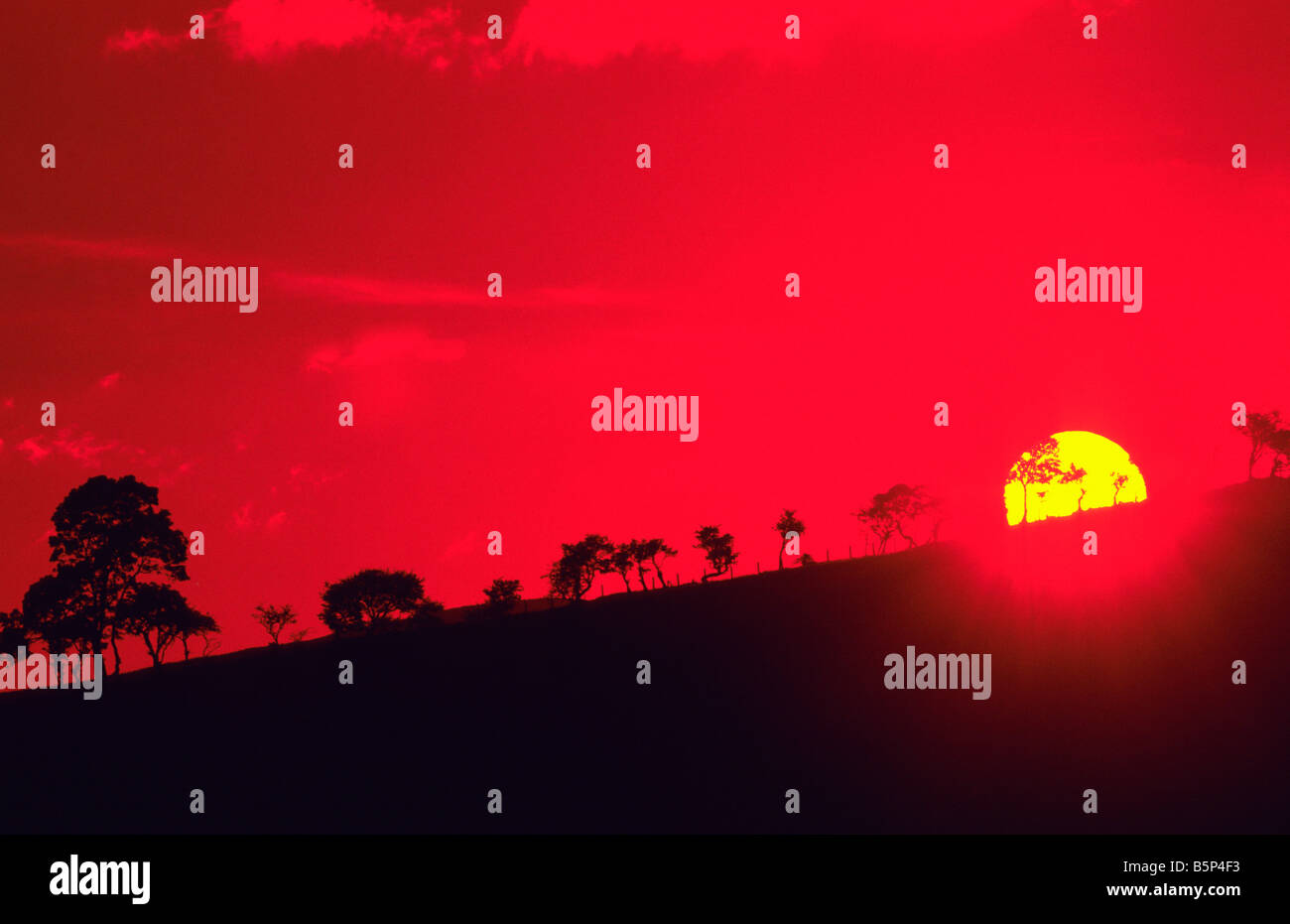 Sun rising hill hi-res stock photography and images - Alamy