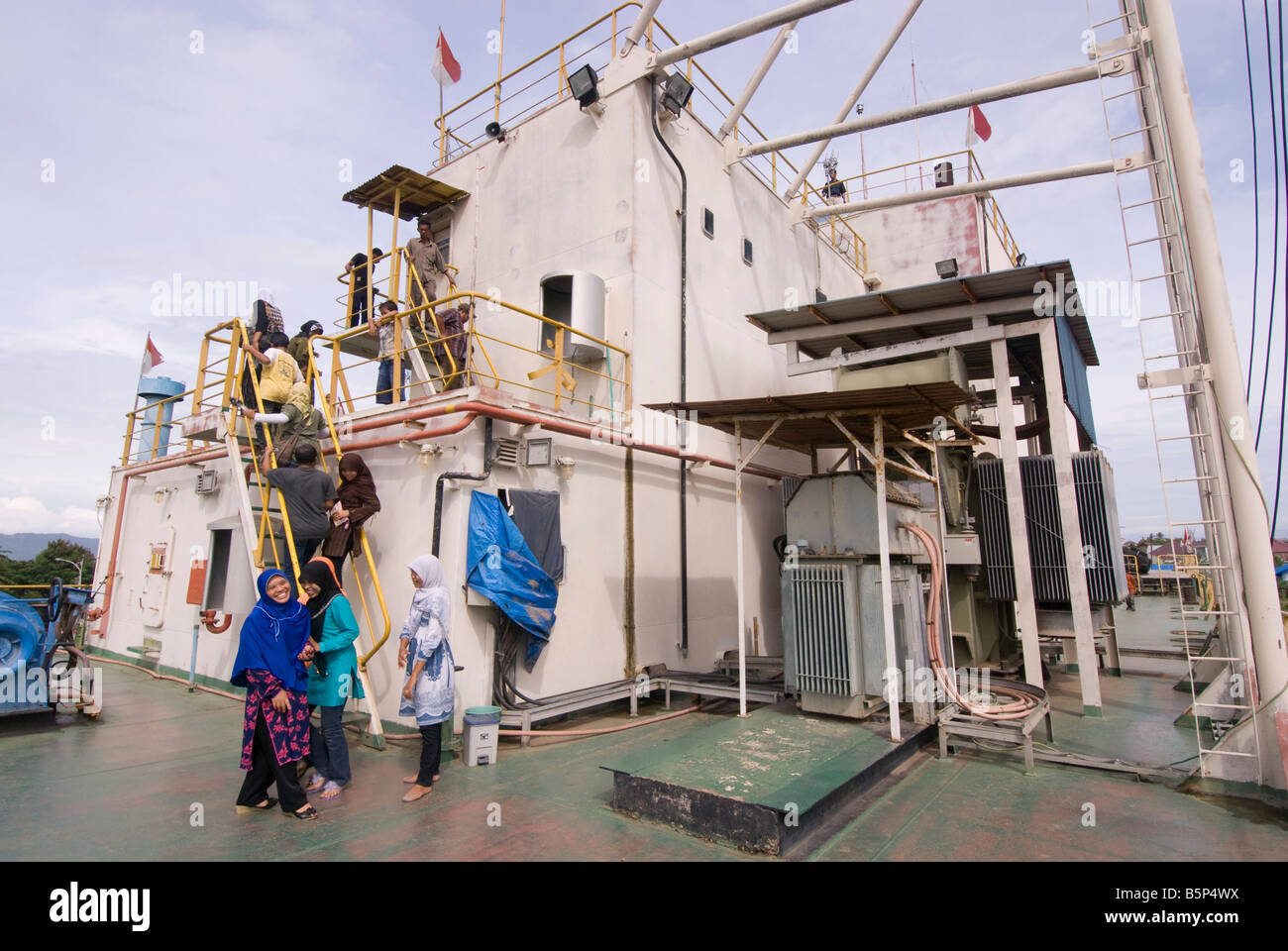 Floating Electric Generator Ship - caused by tsunami located in Kampung ...