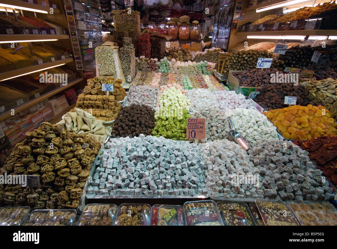 Istanbul sweets in spice bazaar Stock Photo - Alamy